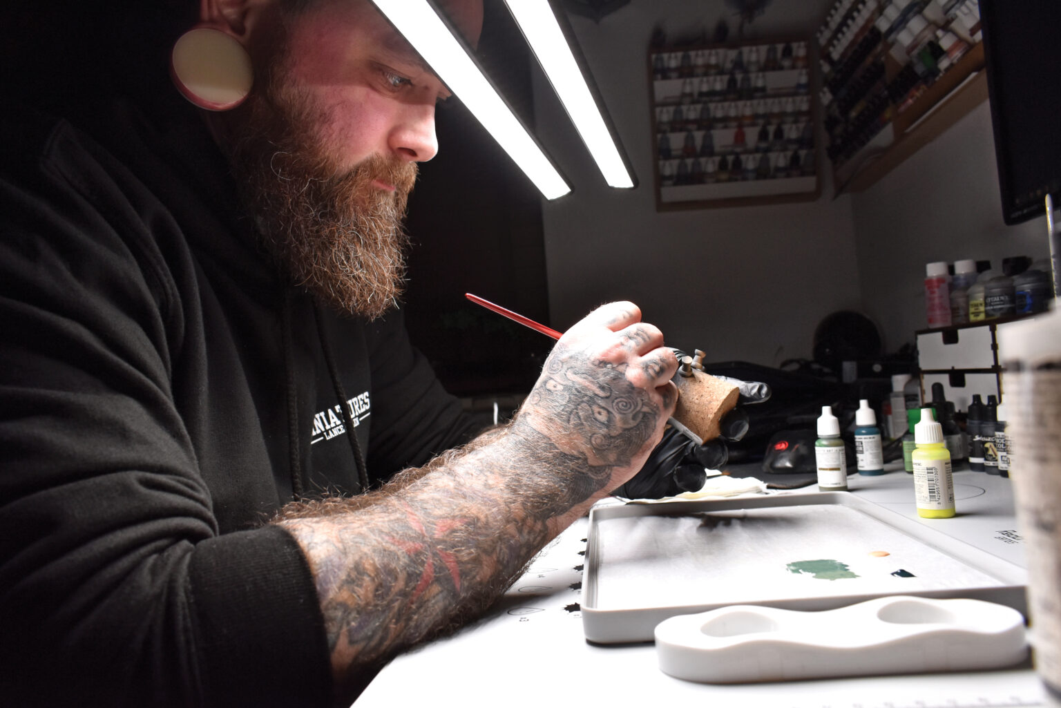 Best Lamp for Miniature Painting - Redgrasscreative