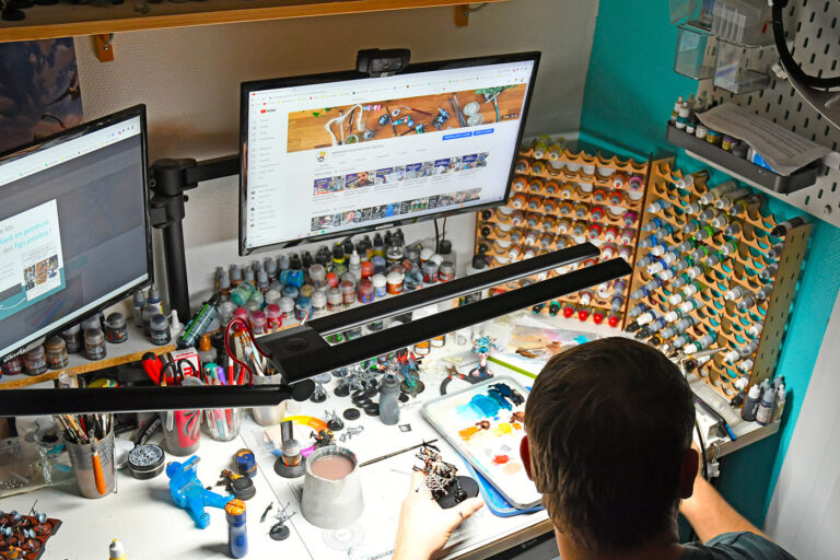 Lamp For Miniature Painting and Scale Model - Redgrasscreative